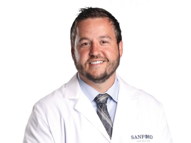 Getting to know orthopedic surgeon Harvey Oliver - Sanford Health News