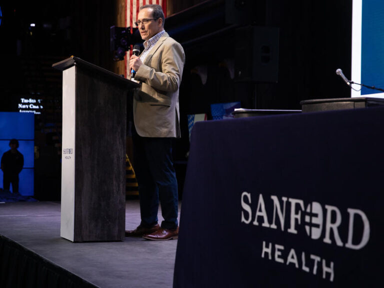 Doctors from around the world care for Sanford patients - Sanford ...